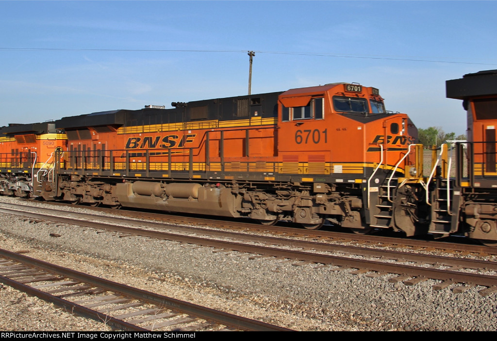 BNSF 6701